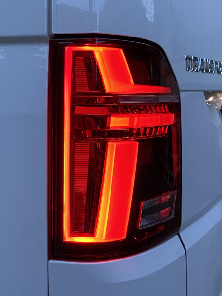 Voll LED Lightbar Design Rückleuchten für VW T6.1 19-23 rot/rauch mit ...